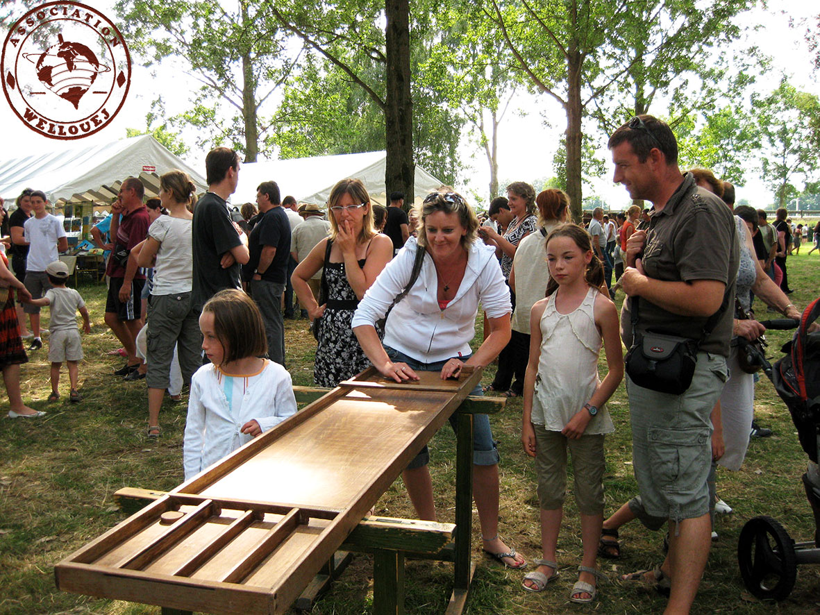 famille-table-a-glisser - Association Wellouëj